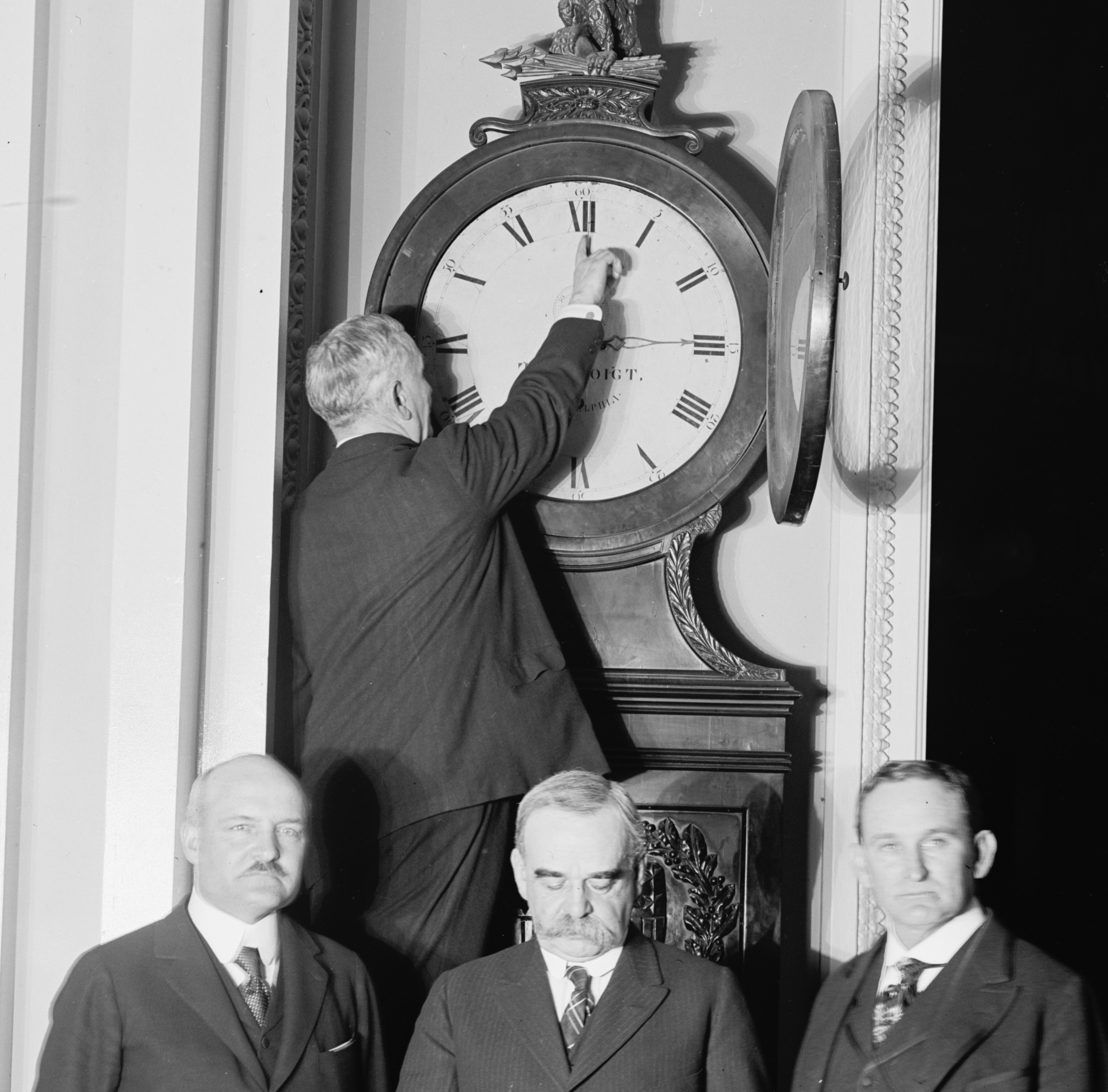 Marbleheaders weigh in on daylight saving time - Marblehead Current