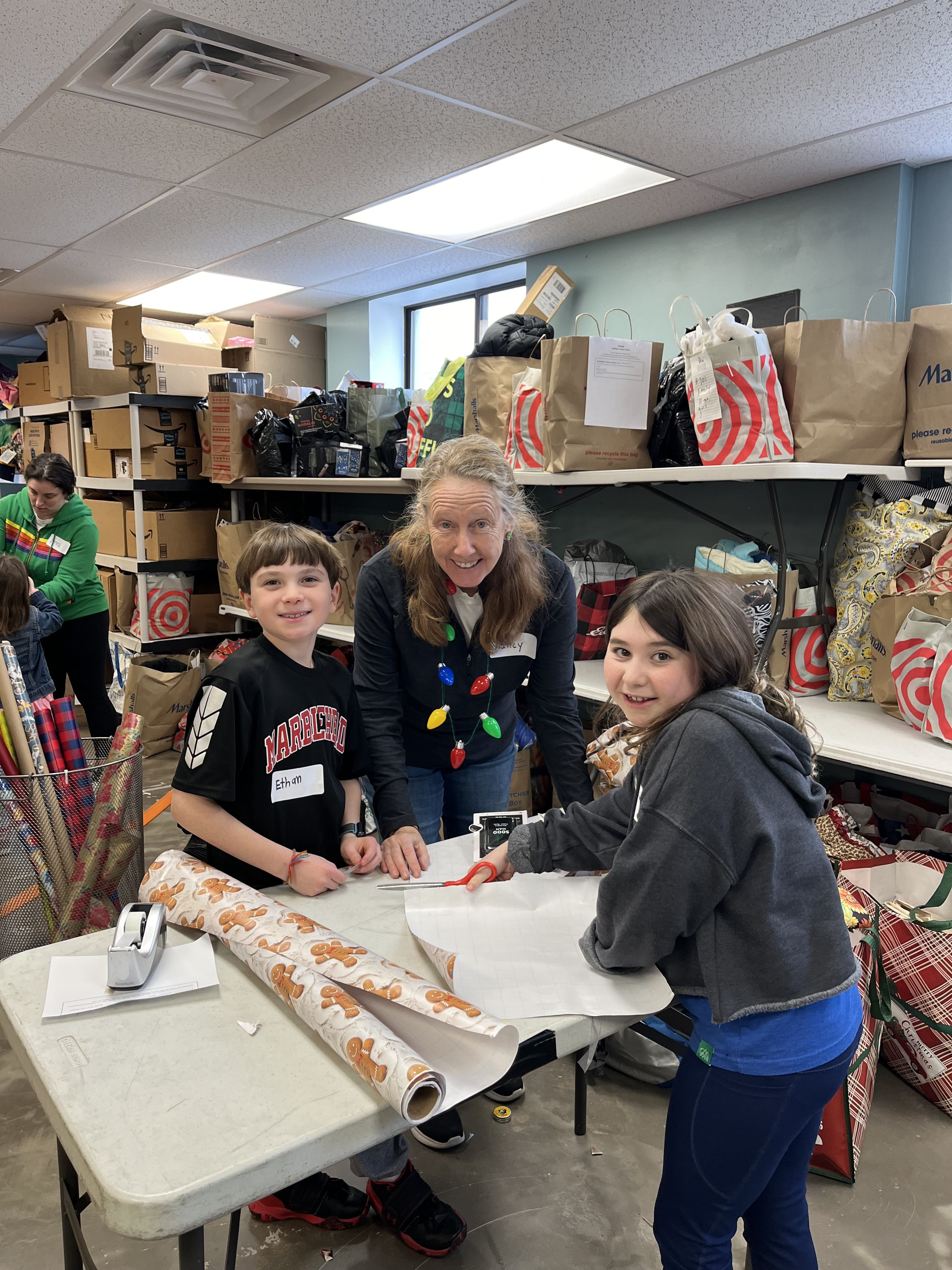 SPUR partners with residents to deliver cheer to those in need ...