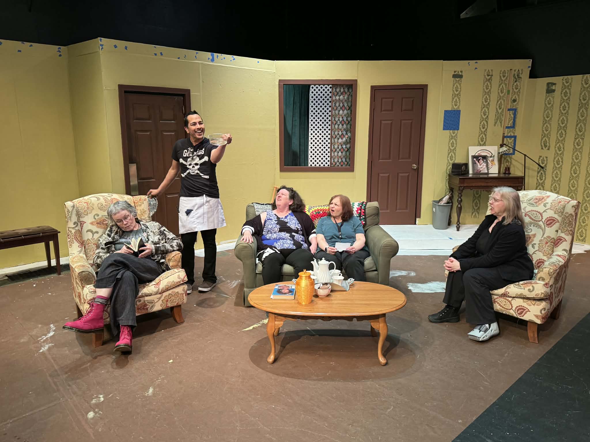 Curtain up on chaos: Marblehead actress Falk brings farce and mystery ...